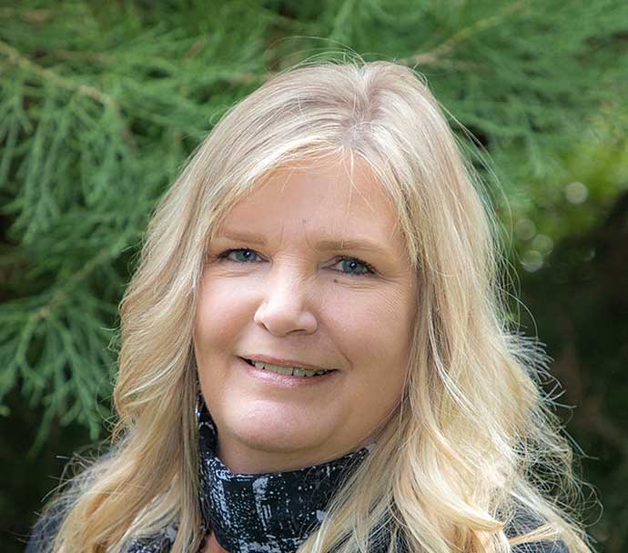 Shauna Hogan, Administrative Assistant